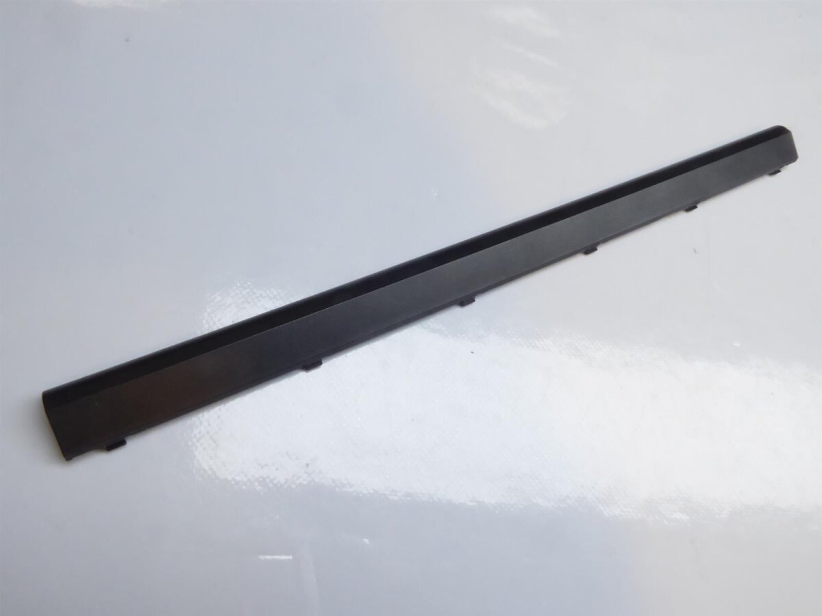 Clevo W170ER XMG Gehäuse Scharnierabdeckung 6-42-B7112-032, 15,55